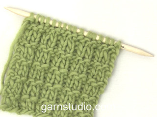 How to knit a basic waffle pattern with knit and purl stitches ...